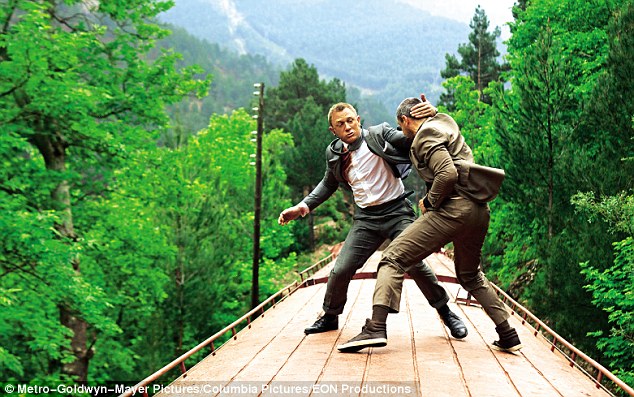 SNEAK PEEK : "Skyfall" : First Official Clip