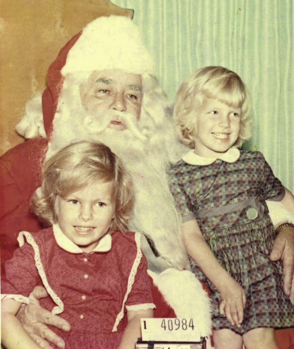 ABT UNK: Advent Calendar of Christmas Memories - Santa Claus