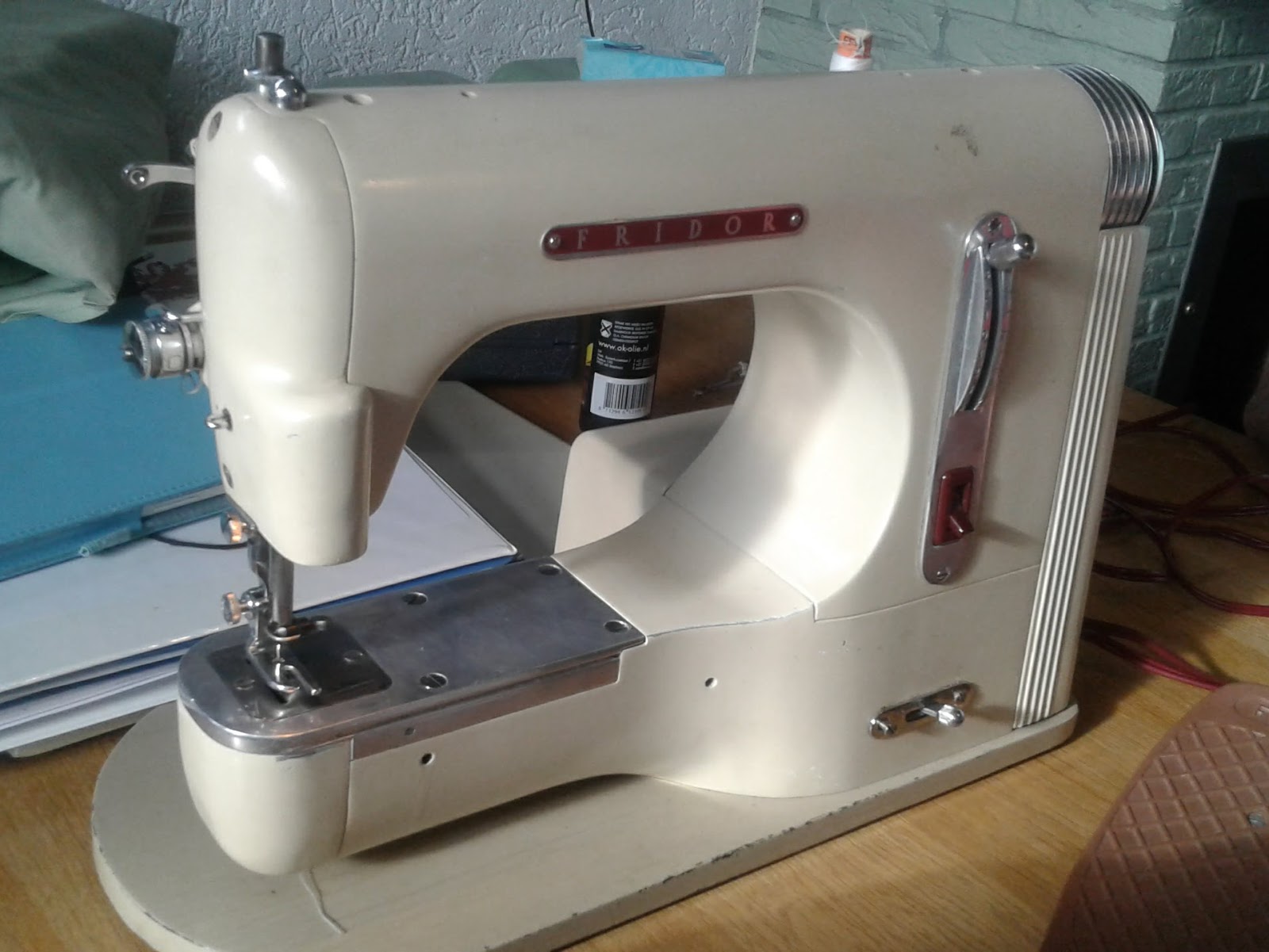 RustyDaytrips.nl: Fridor Sewing machine: Made in the Holland with Swiss ...