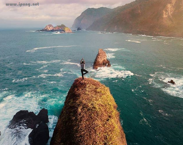 Pantai Papuma Jember: Tempat Wisata Yang Gak Bikin Liburanmu Percuma ...
