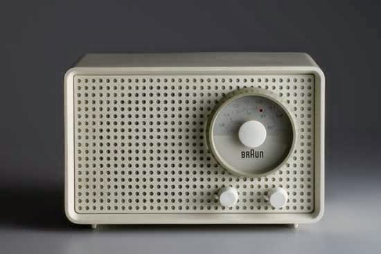 Braun SK2 Radio (1955) | Industrial Design Showcase