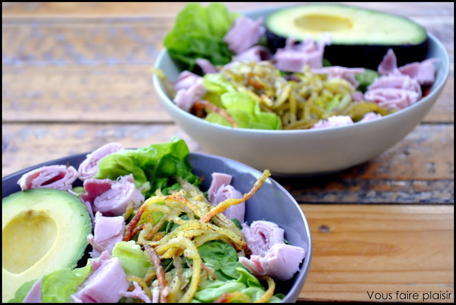 Salade de saison et spirales pomme de terre
