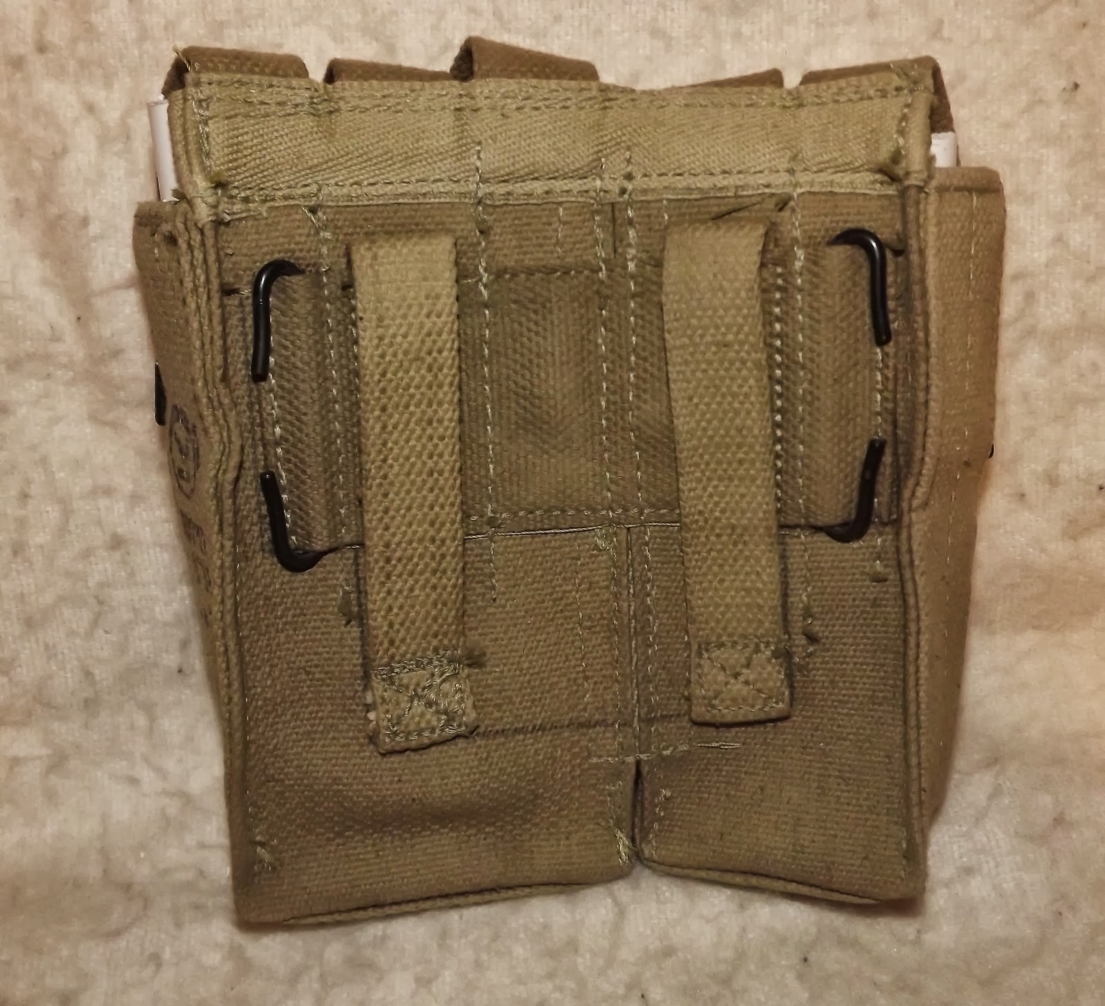 Webbingbabel: Israeli - IDF 5-Cell SMG Magazine Pouch 1960s - 80s