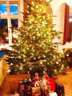 fasten seat belts: Ach Arthur 159 WO IST DER TANNENBAUM