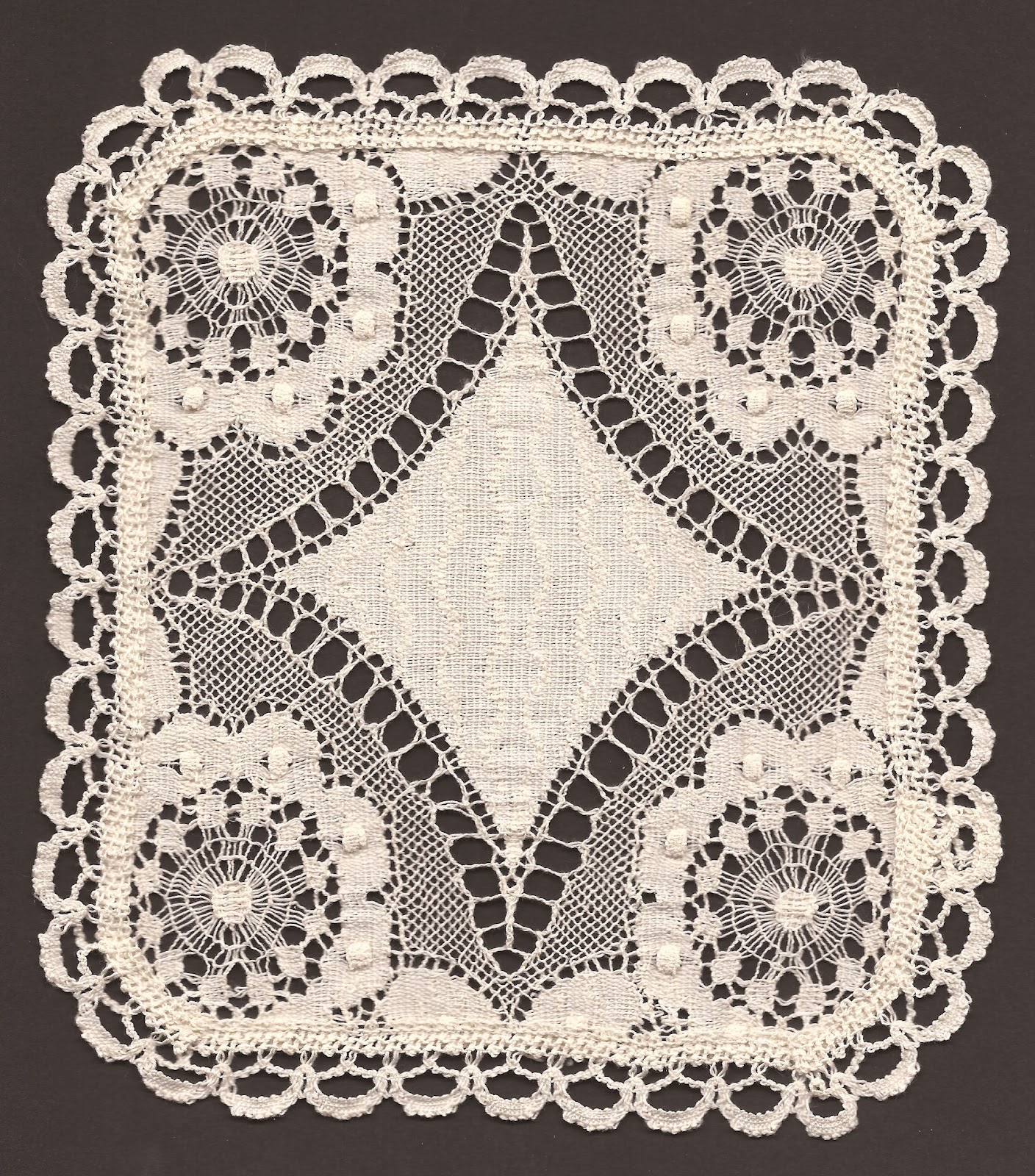 Debbie Bryan: Nottingham Lace and Embroidered Linen Tablecloths