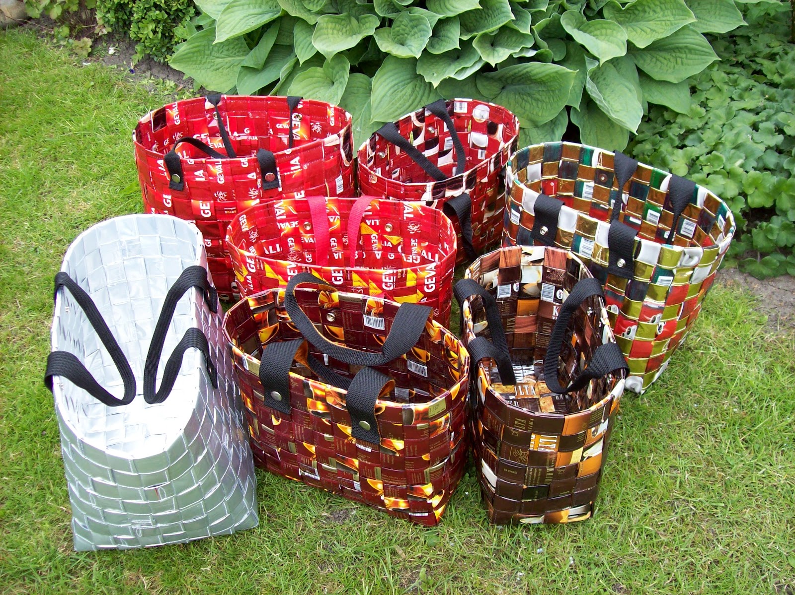 R I I T T A P R O D U K T: FLÄTADE KASSAR OCH KORGAR