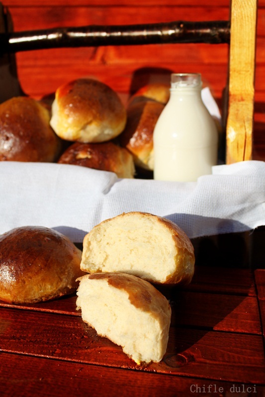 Angel's food: Chifle dulci,moi si pufoase