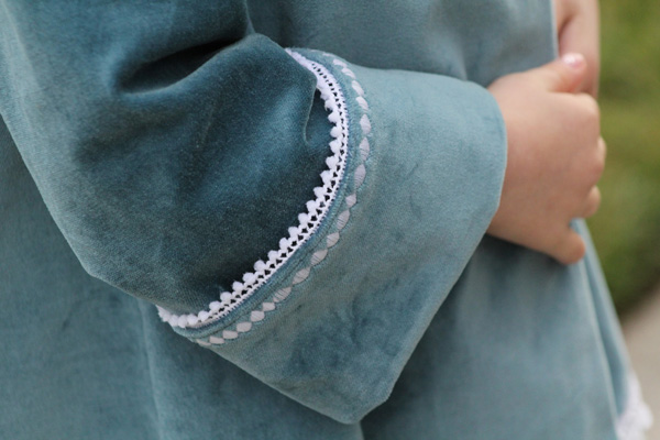 Wide-cuffed Coat Sleeves (Tutorial) - girl. Inspired.