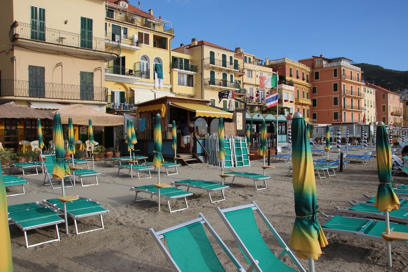 Voordelige / goedkope (last minute Alassio Hotels No.1: www.alassio.nl