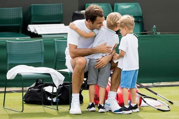 RANDOM THOUGHTS OF A LURKER: Roger Federer enjoying family time on ...
