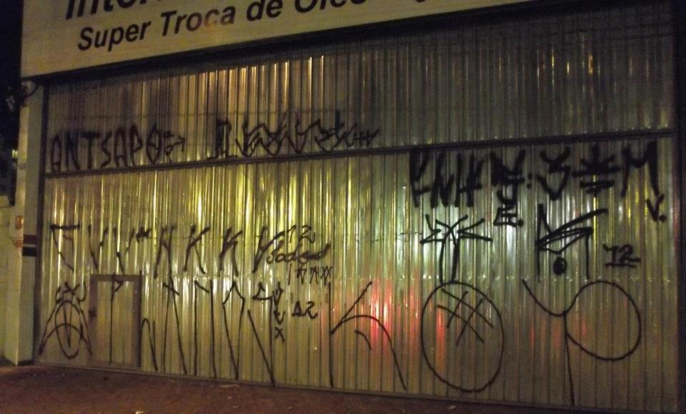 Pixação e Graffiti de São Paulo: PIXO - *KOP*