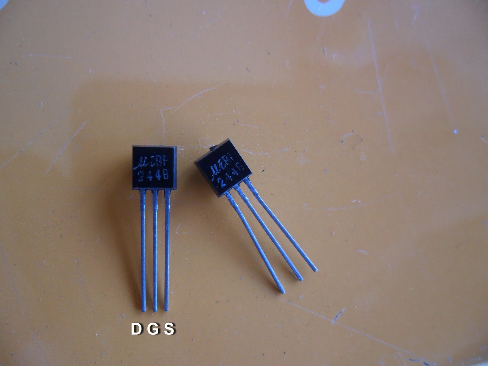 21 MHz Superheterodyne Radio: 1 วงจร VFO