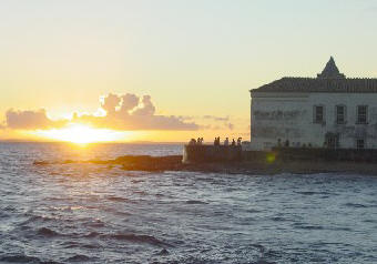 Pontos turísticos de Salvador: Ponta de Humaitá, Sorveteria da Ribeira ...