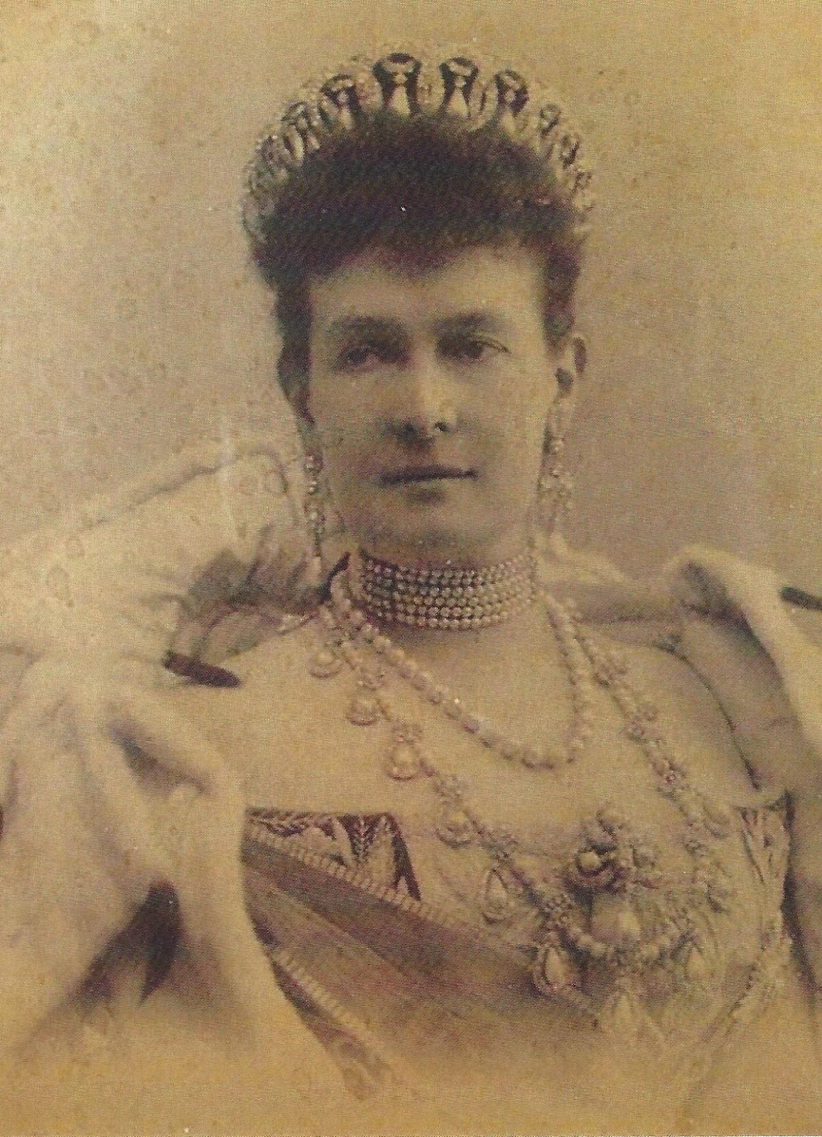 Royal Musings: Grand Duchess Marie protects her husband's life