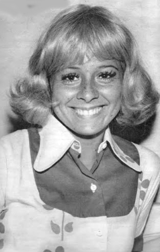 Astros em Revista: DÉBORA DUARTE UMA VIDA DIANTE DAS CÂMERAS