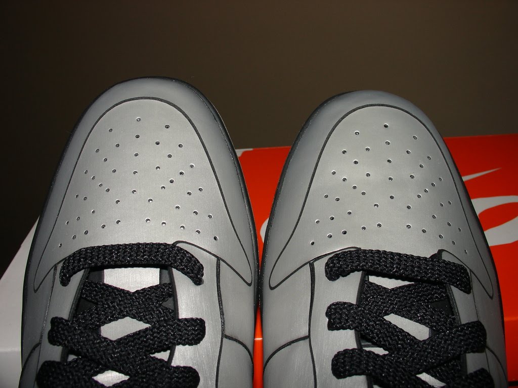 ric on the go: Back to the DeLorean Dunks