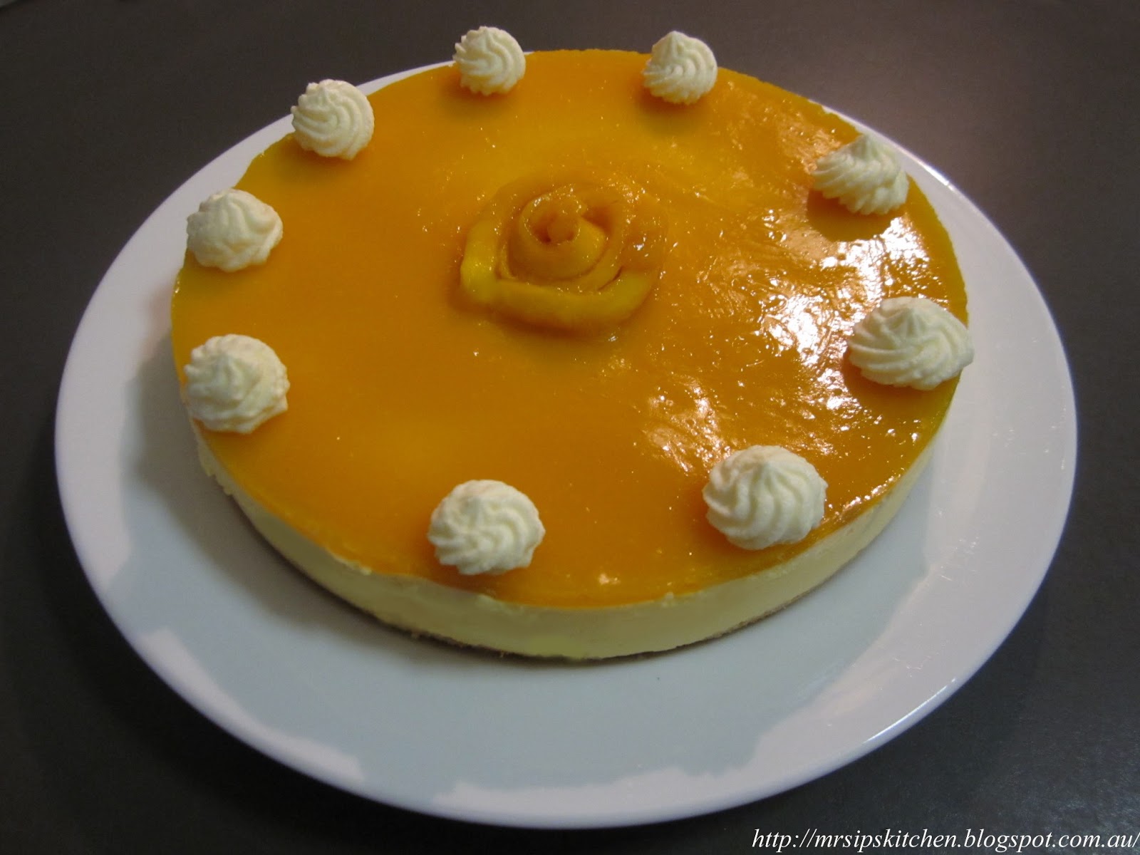 Mrs. Ip's Kitchen: Chilled Mango Cheesecake