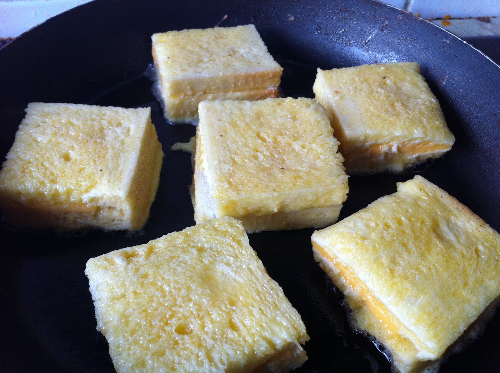 SWEET V@NiLL@: Resipi Roti Telur Inti Melt Cheese.. urmmm.. YUMMy2