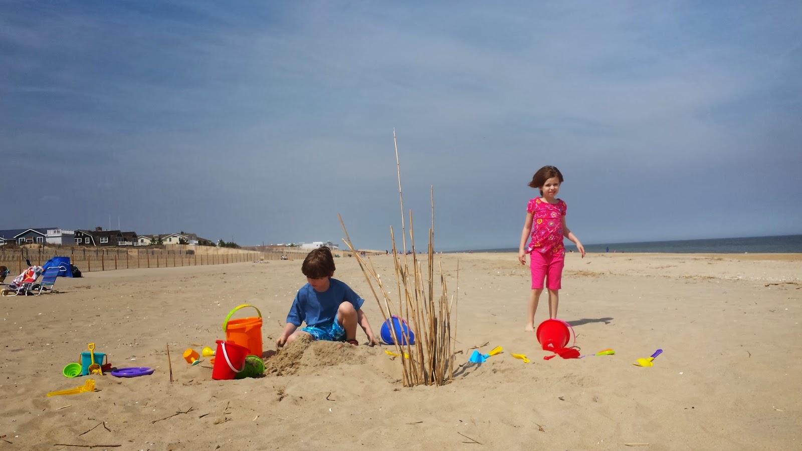 KinderMyles: Beach Buds