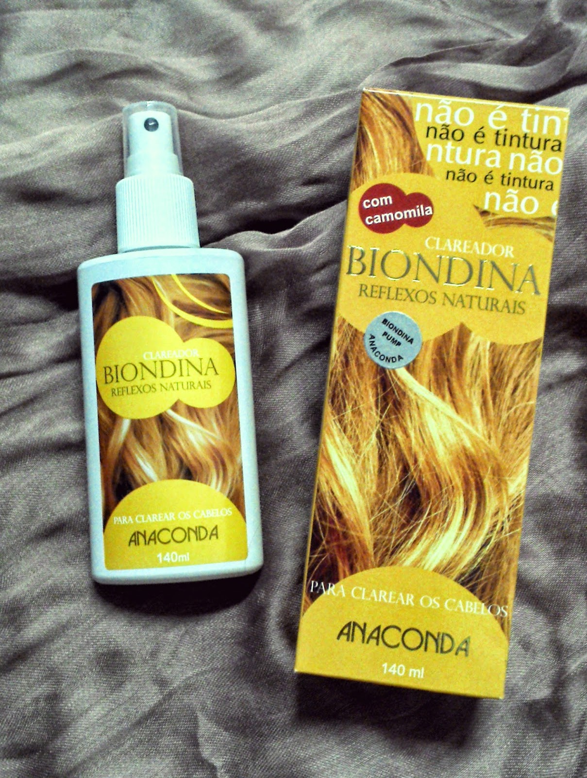 The blond girl in the corner: Clareando os cabelos com Biondina