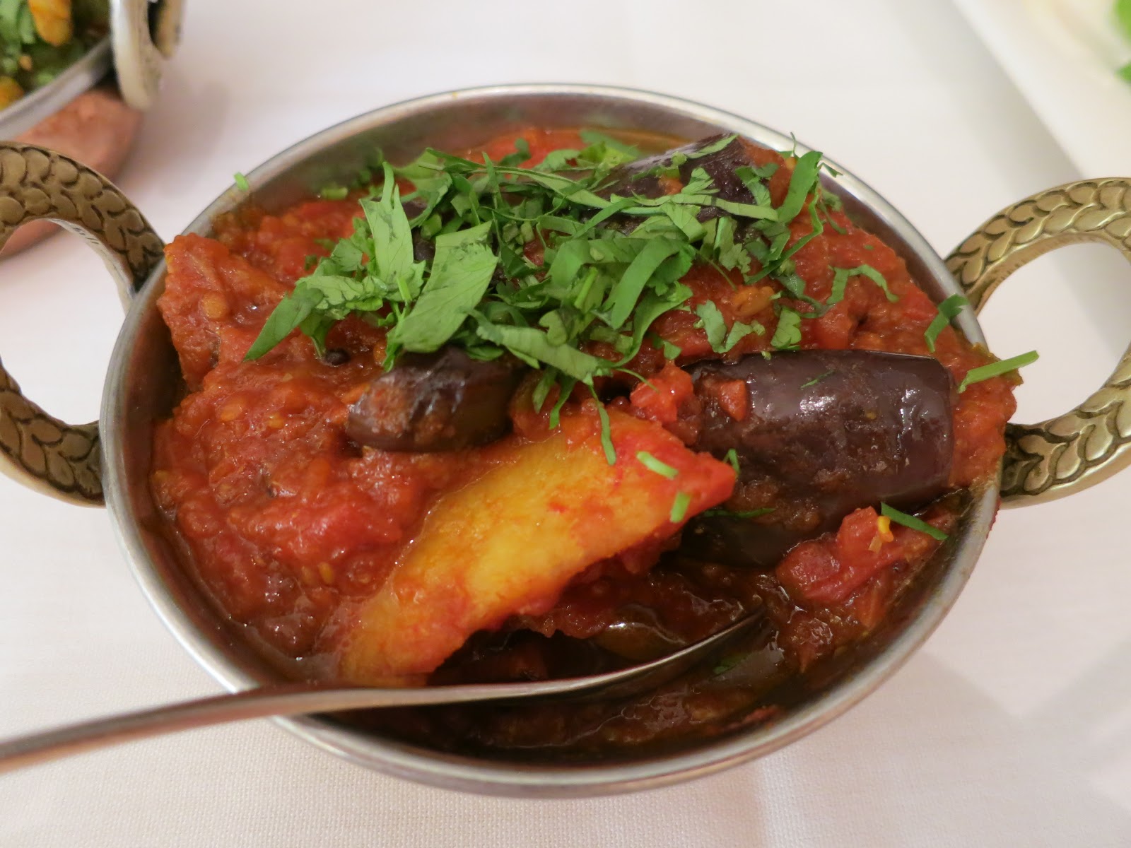 Indian Sweets Rasgulla Gulab Jamun Box Recipes Mithai Ladoo Barfi ...