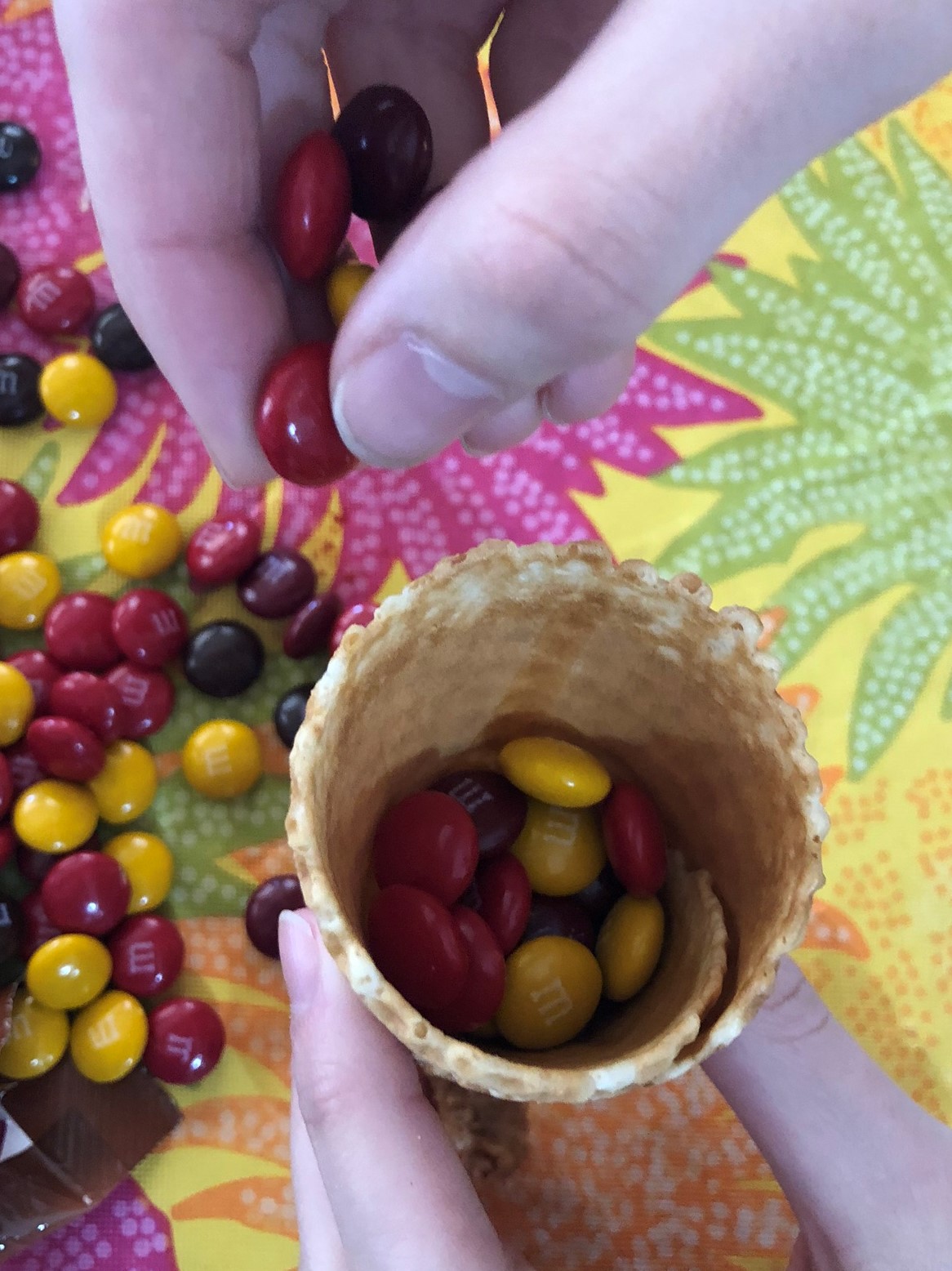 HollysHome Family Life: Autumn Candy Cornucopias Made from Ice Cream ...
