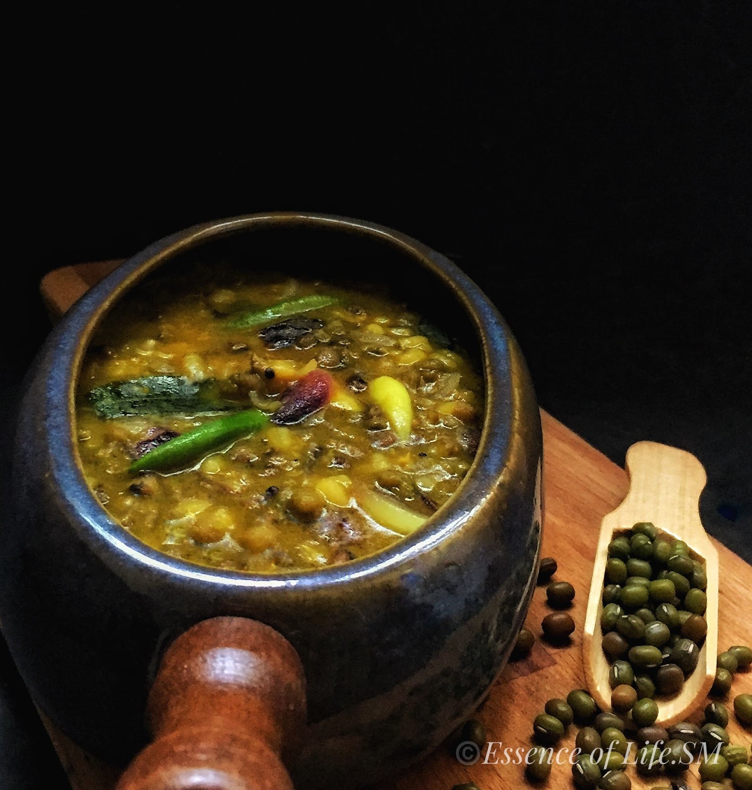 KONGU STYLE KADANJA PACHAI PAYARU - MASHED GREEN GRAM