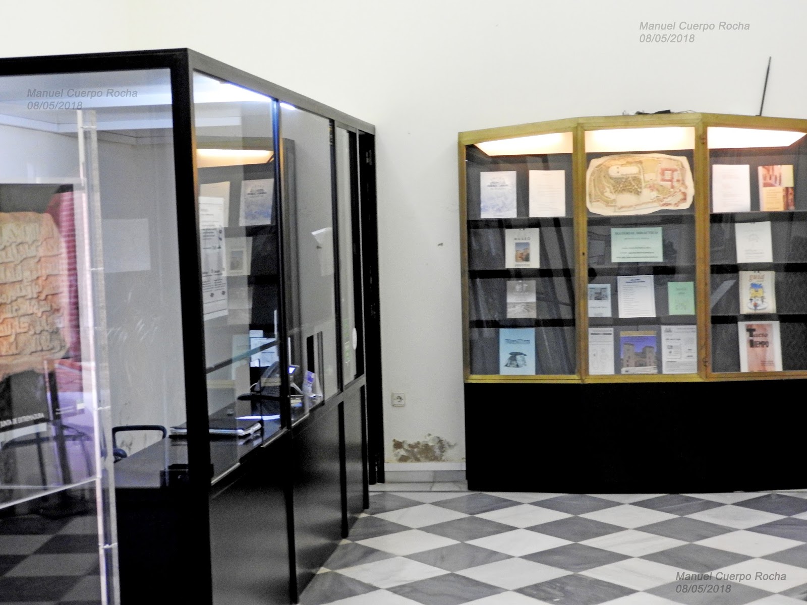 MUSEOS DE BADAJOZ : 3. VESTÍBULO Y PATIO DEL MUSEO ARQUEOLÓGICO DE BADAJOZ.