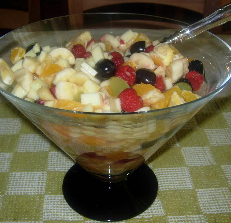 sauvajyvänen: Hedelmäsalaatti