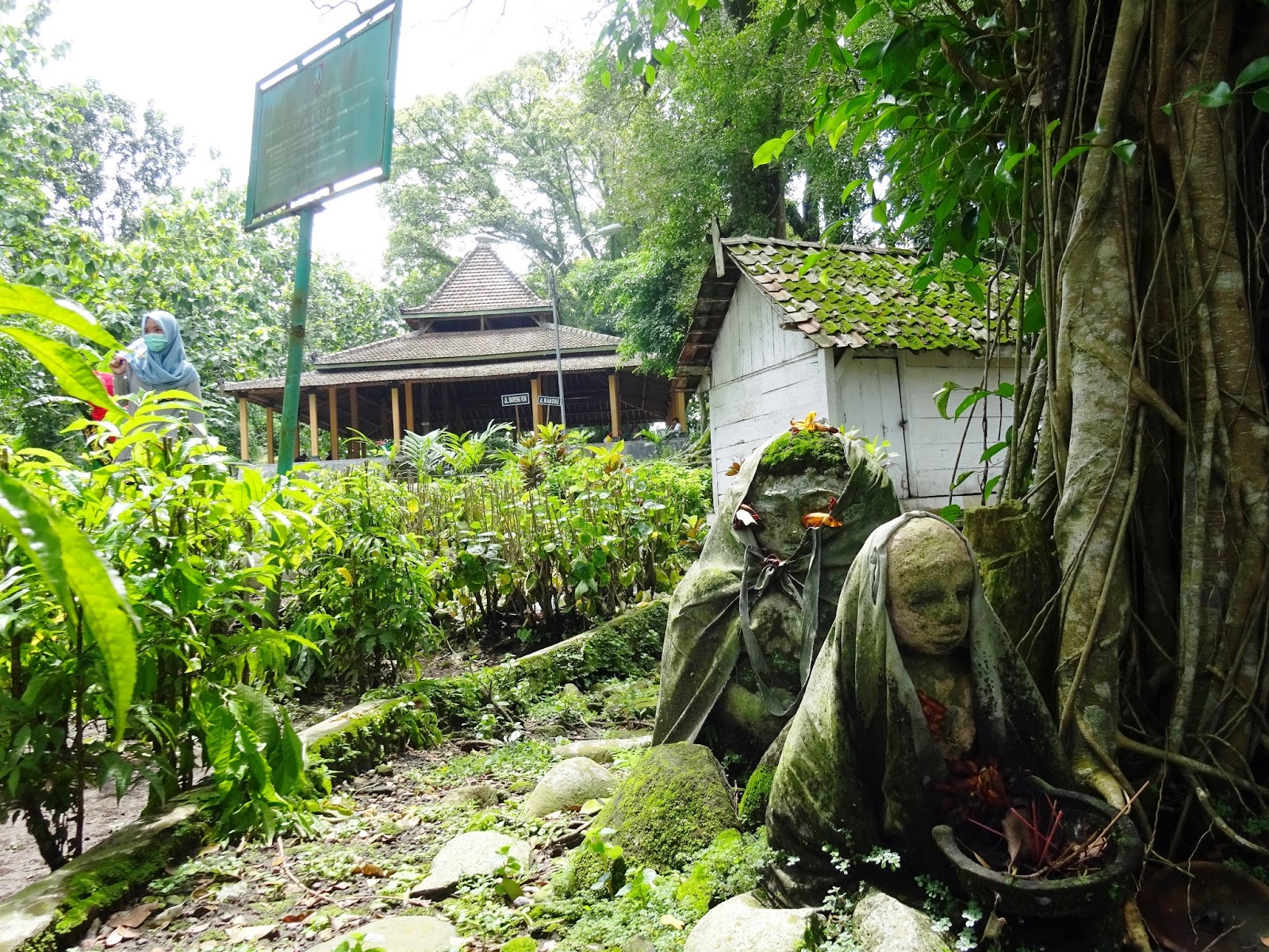 jombang city guide: Sendang Made : Petilasan Prabu Airlangga ...