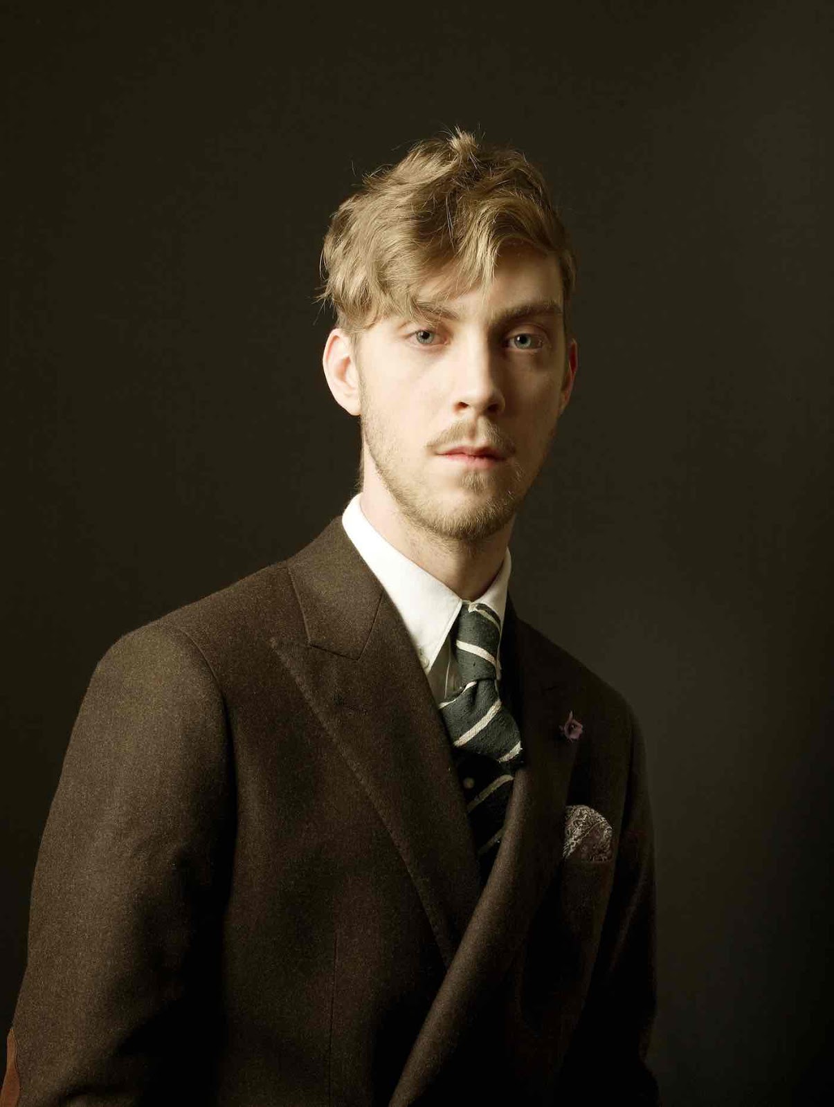 GENKAKU-AGAIN (adam fisher): powerful poseurs