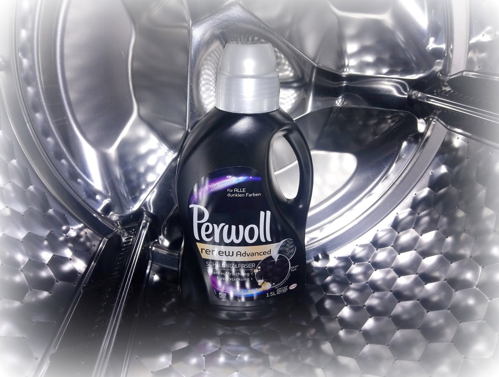 Svea testet Produkte: Perwoll renew Advanced Schwarz & Faser Waschmittel ♥