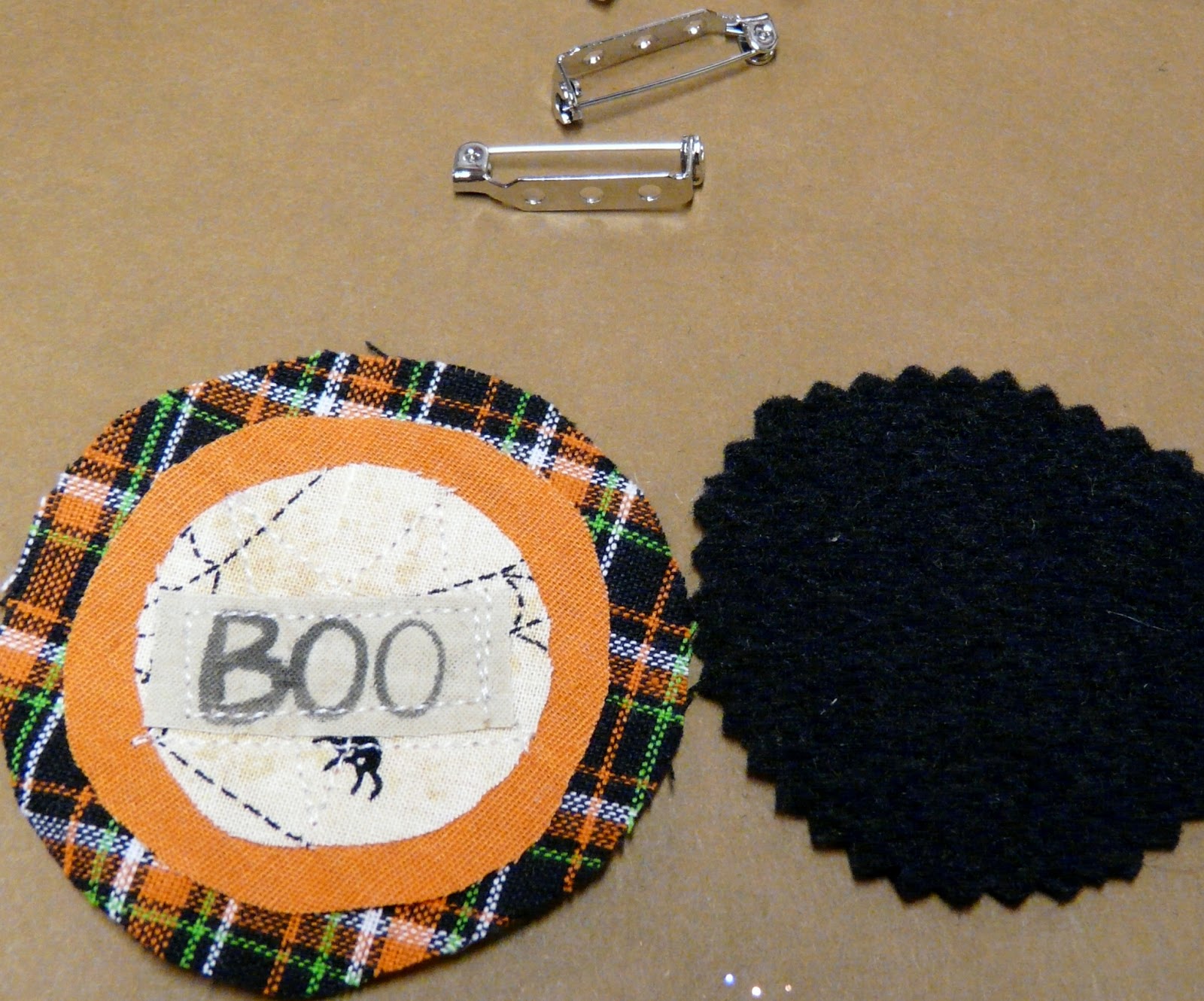 Hudson's Holidays - Designer Shirley Hudson: Scrappy Fabric Circle Pins ...