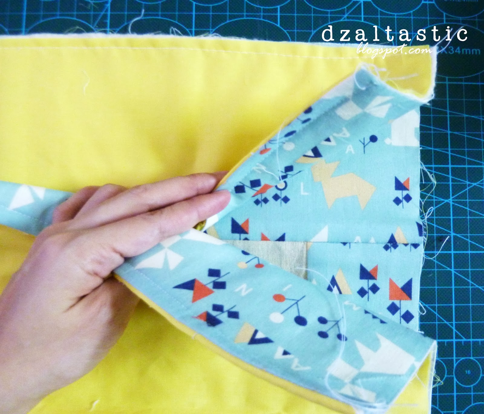 Be Dzaltastic: Embroidery Project Bag Tutorial and Pattern