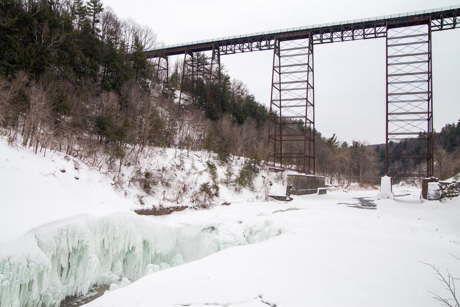 Ice Volcano in Letchworth State Park - Explore the World with Simon Sulyma