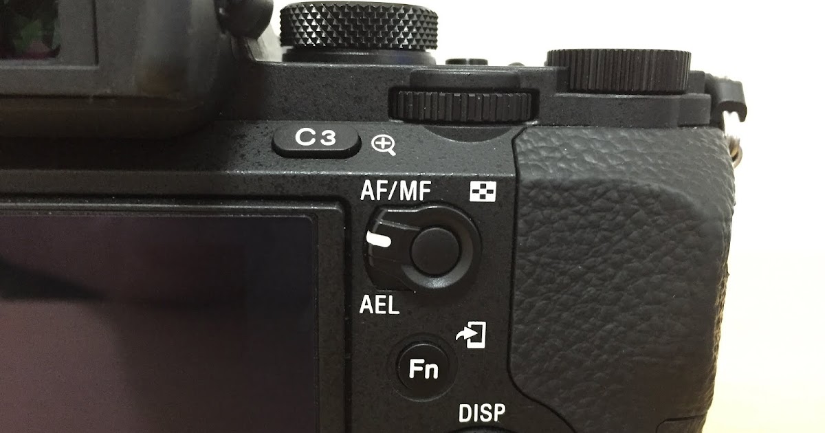 偏ったカメラレビュー: α7IIのAF/MFボタンは押している間は他の操作が不能？