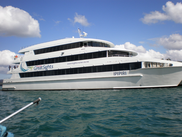 Revealing New Zealand: AN OVERNIGHT CRUISE ON IPIPIRI (PAIHIA)