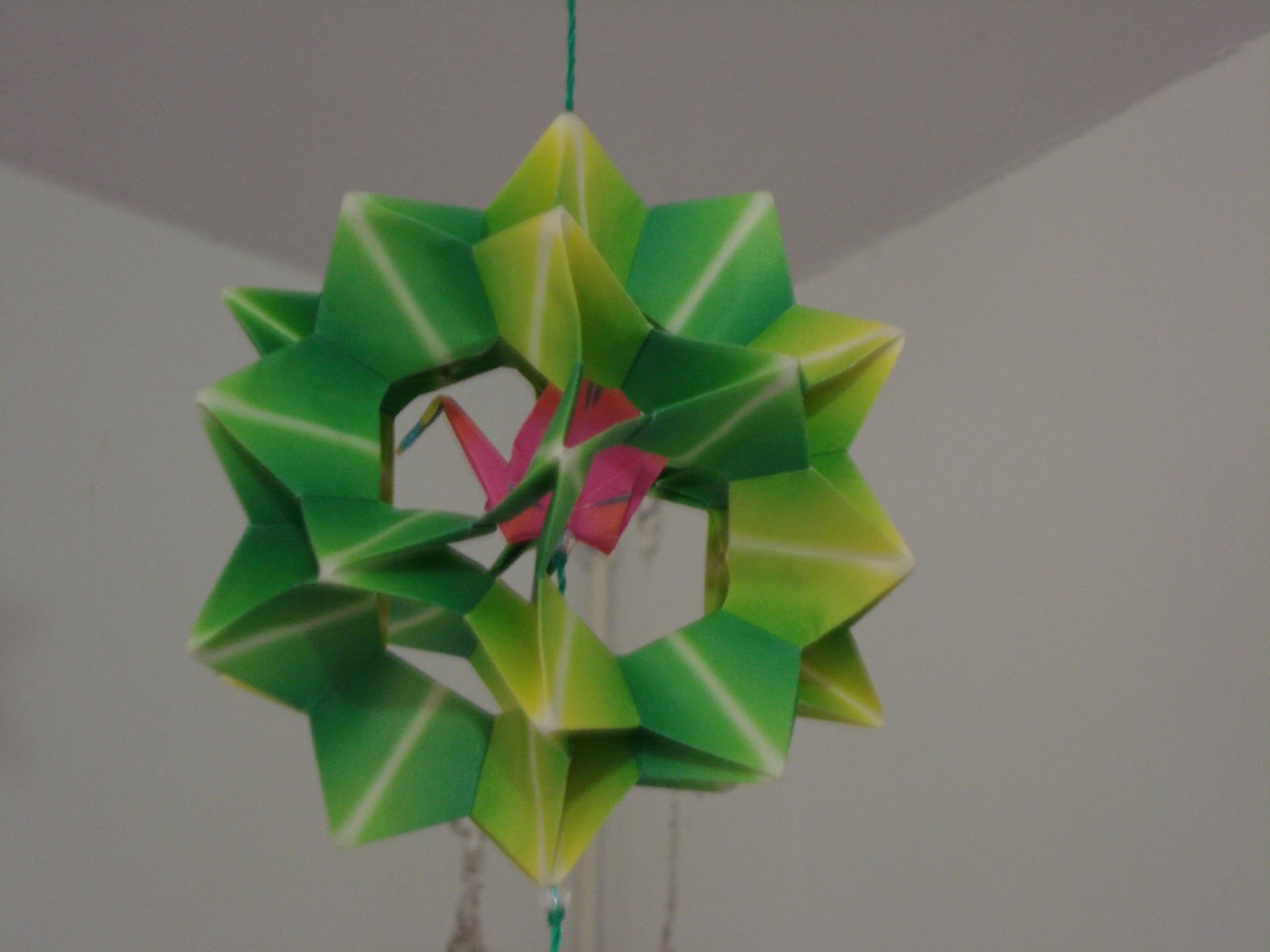 Lina Origami: Móbiles - Kusudamas Electra, Bromélia e Bouganville