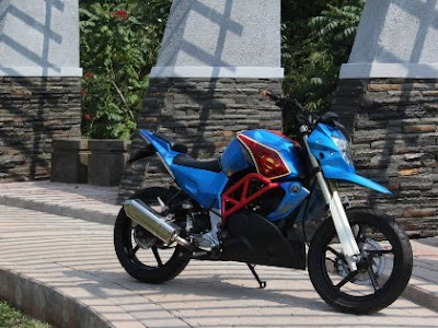 Costumize Us: Superman Motorcycle Can't Fly?
