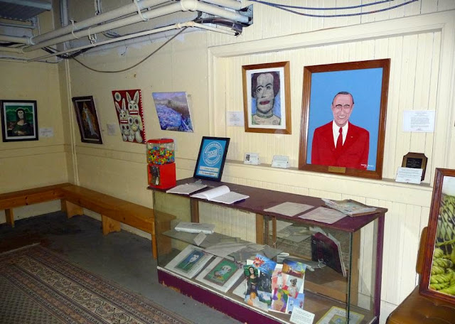 Trippy Places: So Bad It's ... Good? - The Museum of Bad Art