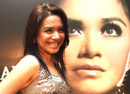 Profil Biodata Ruth Sahanaya | Foto Ruth Sahanaya