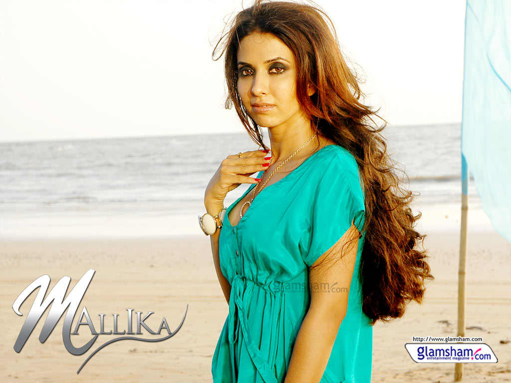 Wallpaper Millenium Era: Mallika Movie Wallpapers 2011