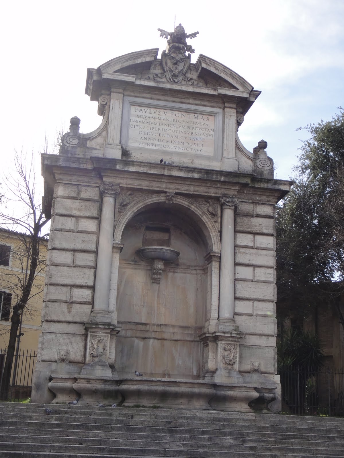 Rome: Piazza Trilussa, Trastevere, Delight in Architecture