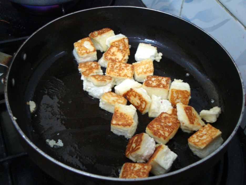 How to make Paneer | Making Indian Cottage Cheese at home ~ Quick Recipe