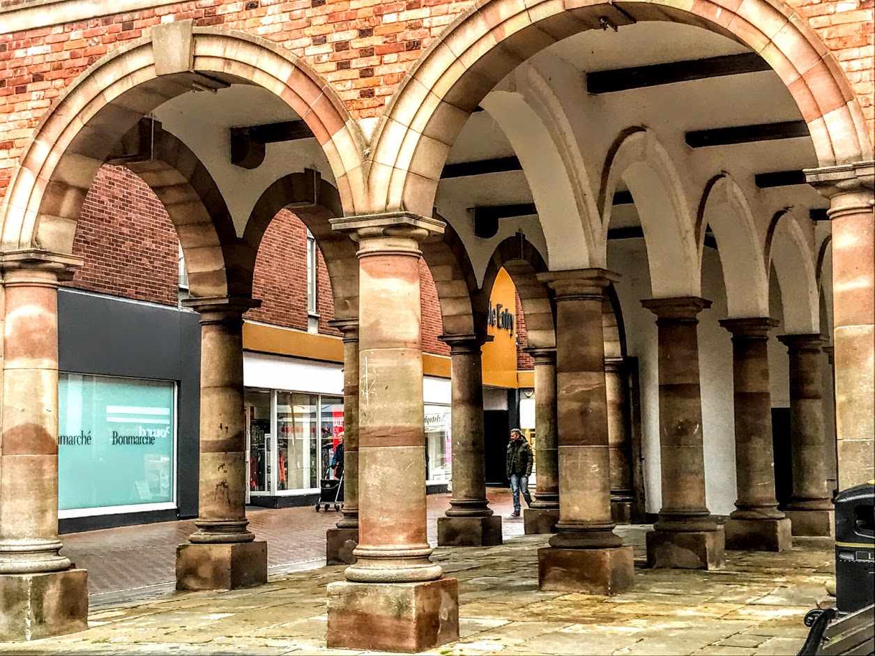 Patrick Comerford: Tamworth’s Town Hall has survived despite 300 years ...