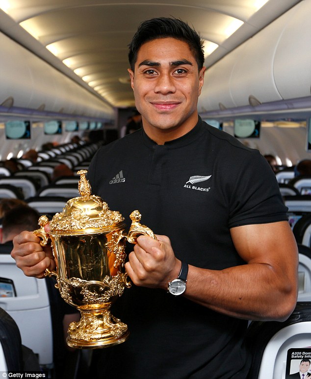 El Lavadero de las Muñecas: FILTRAN FOTO DE JUGADOR DE RUGBY DESNUDO