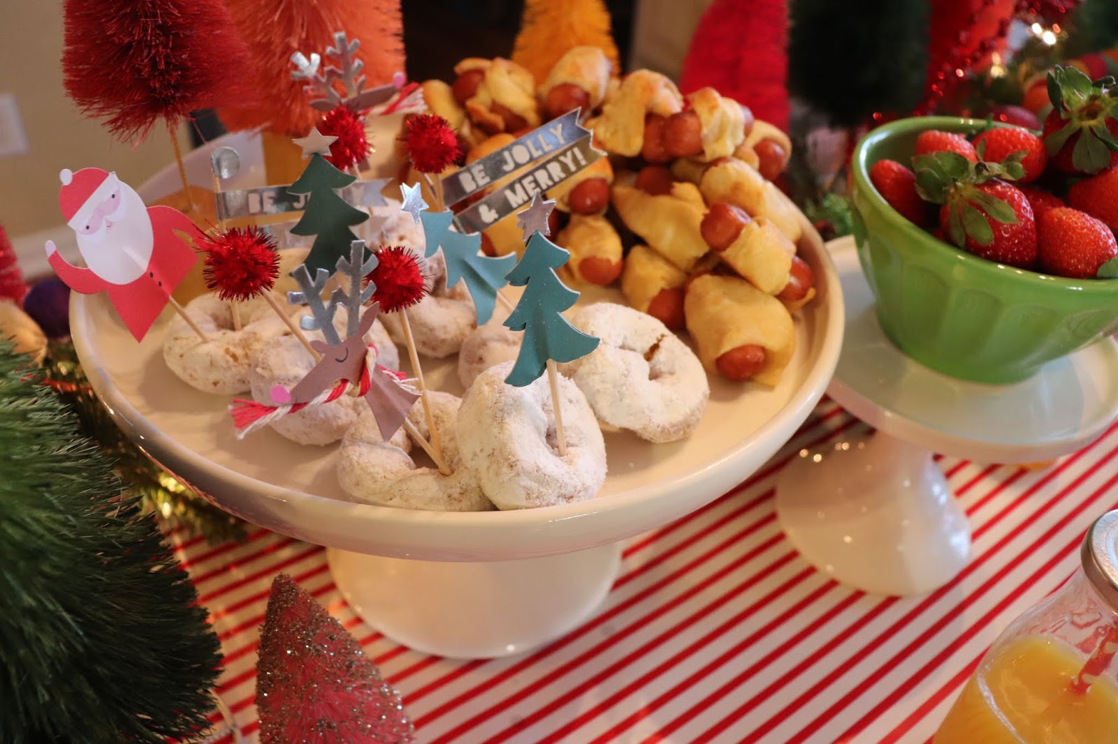 Momfessionals: North Pole Breakfast 2018