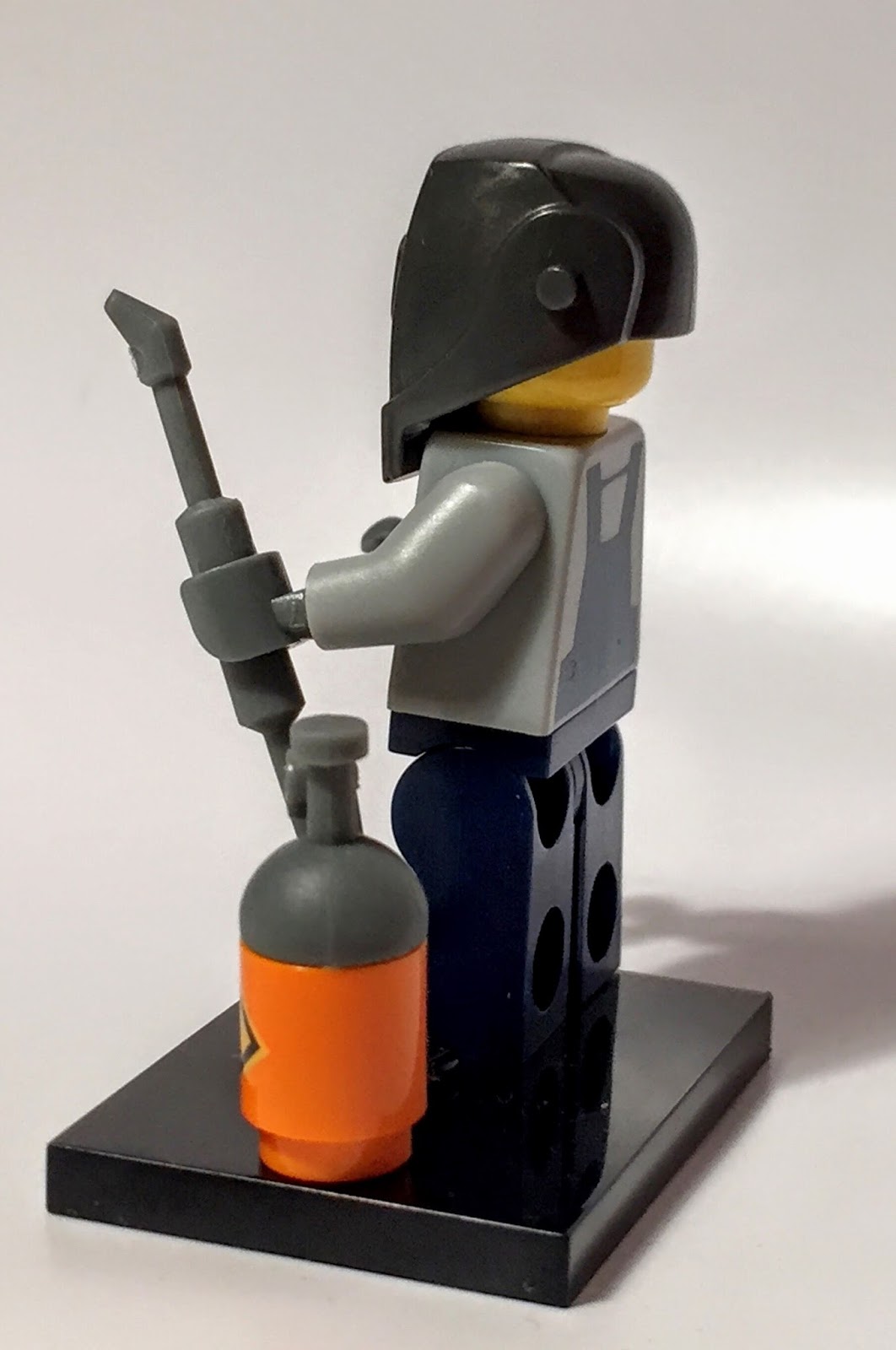 Lego Minifigure pictures: Lego Series 11 Minifigure The Welder