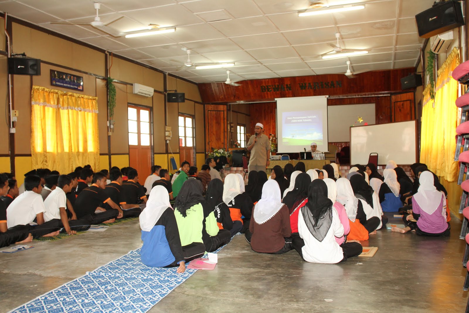 Kelasku 5 Ibnu Sina: KEM PEMANTAPAN SAHSIAH DI PUSAT KOKO SABAK BERNAM.