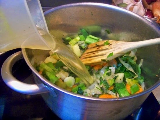 Cuisine en folie: Soupe paysanne à la crème et aux paillettes de lard fumé
